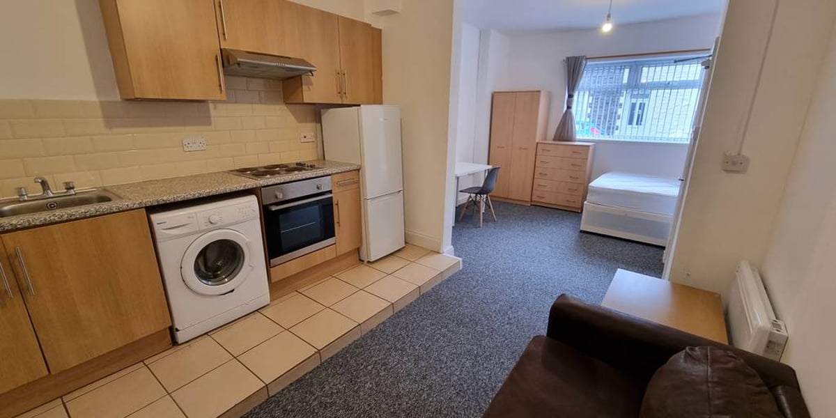 1 bed student studio to let 1, 18, Cathays, Cardiff, CF24 4EP ...
