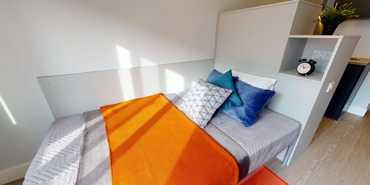 Bronze Studio to let at iQ Hoxton, 67 Kingsland Road, Hoxton, London ...