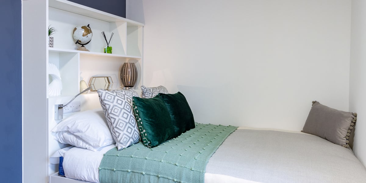 Super Deluxe Studio to let at Plymouth Cross House, 6 Raleigh Street ...