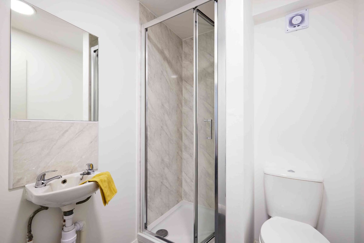 Prestige Studio to let at Mansion Place, 2 Boston Street, City Centre ...