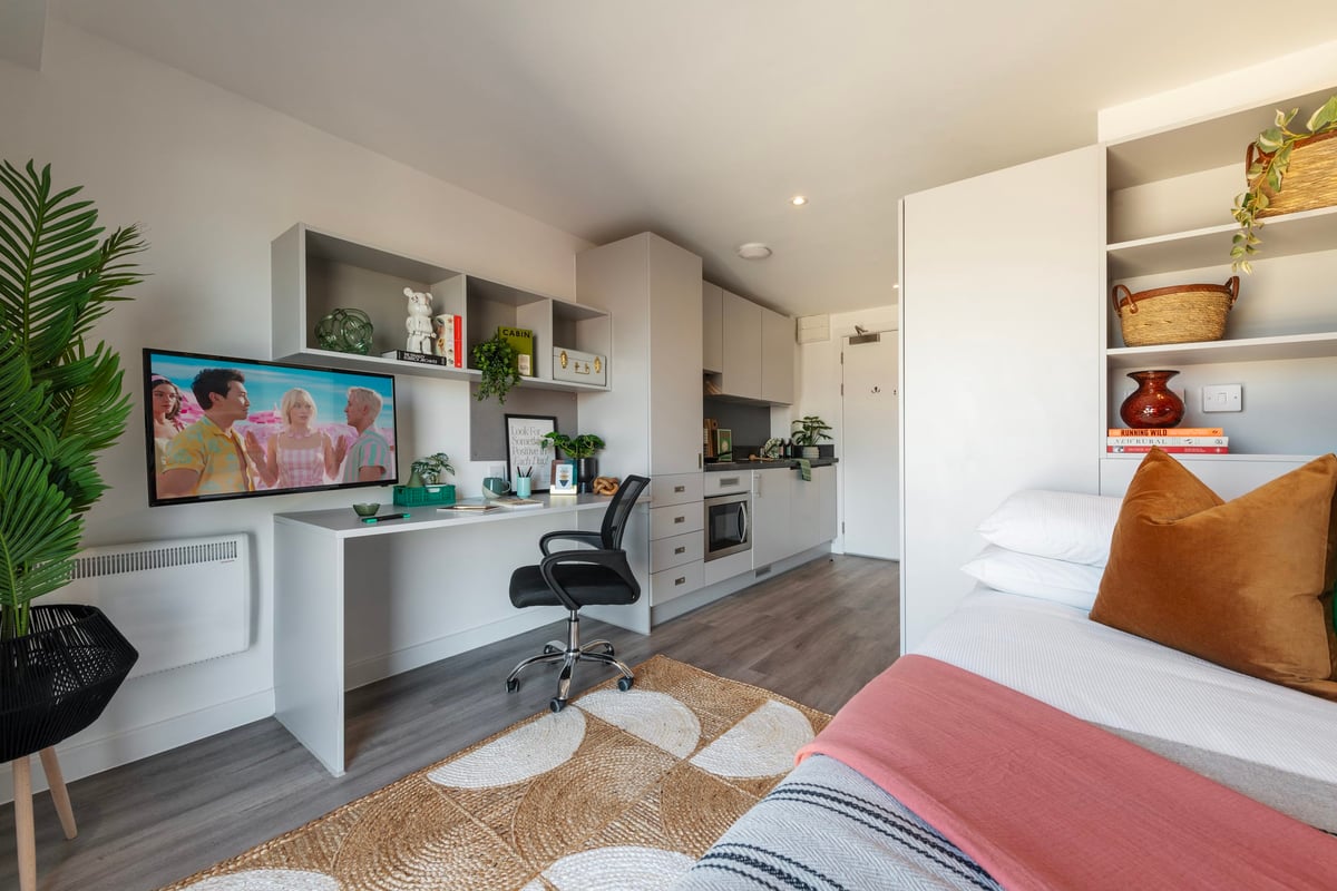 Luxe Studio Plus to let at Infinity, 8 Parkside, City Centre, Coventry ...