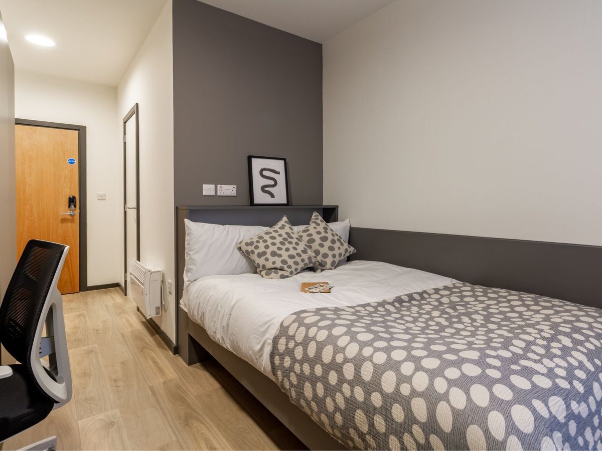 Classic En Suite 7 share to let at The Tannery, 115 Bath Lane, New ...