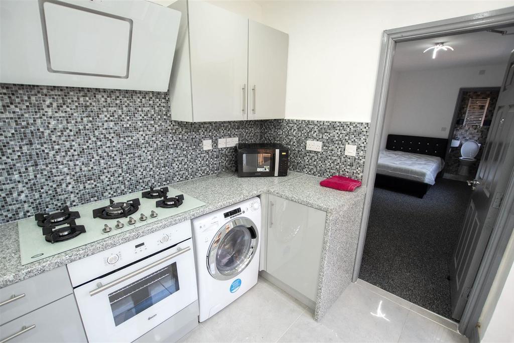 6 bed student house to let Heeley Road, Selly Park, Birmingham, B29 6EN ...