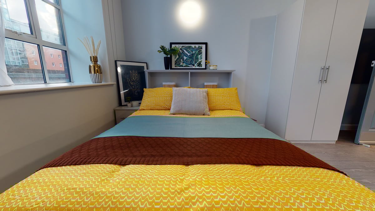 Gold Studio to let at iQ Studios 51, 30 Bagot Street, City Centre ...