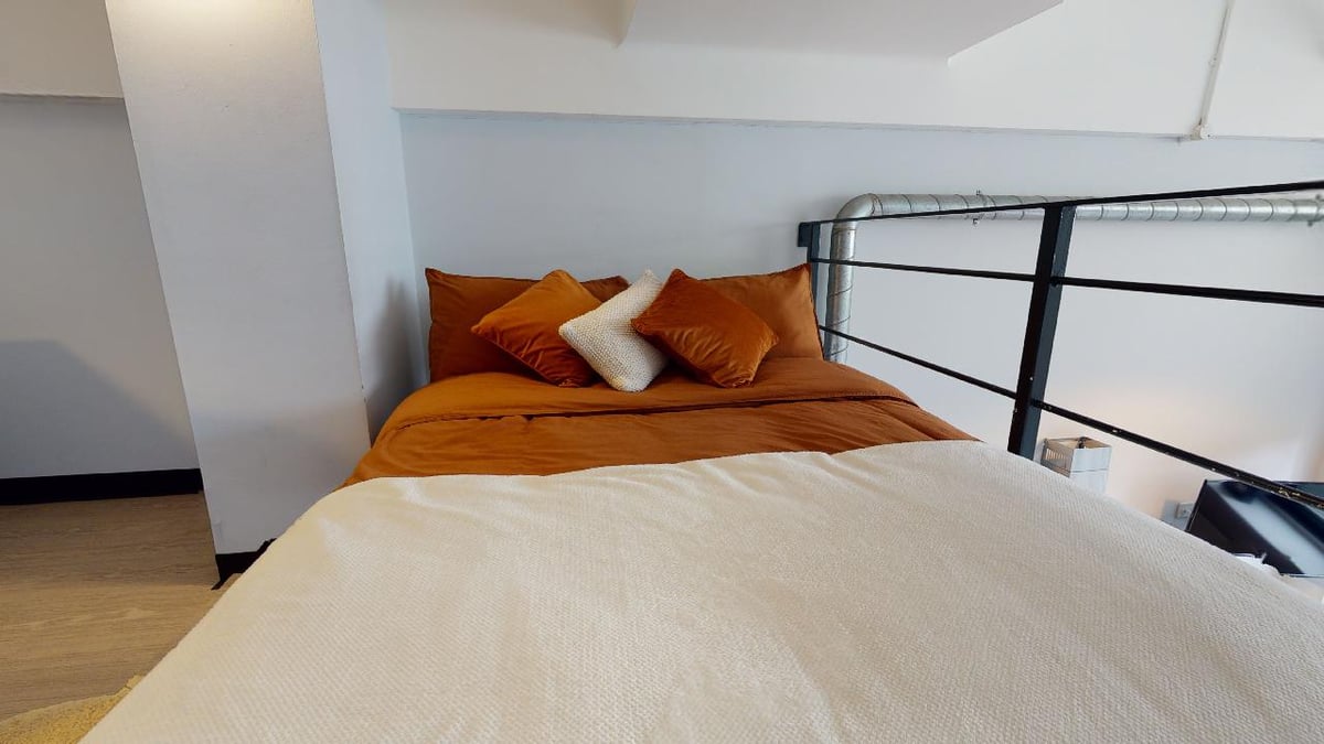 Bronze Duplex Studio to let at iQ Exchange, 143 Lower Parliament Street ...