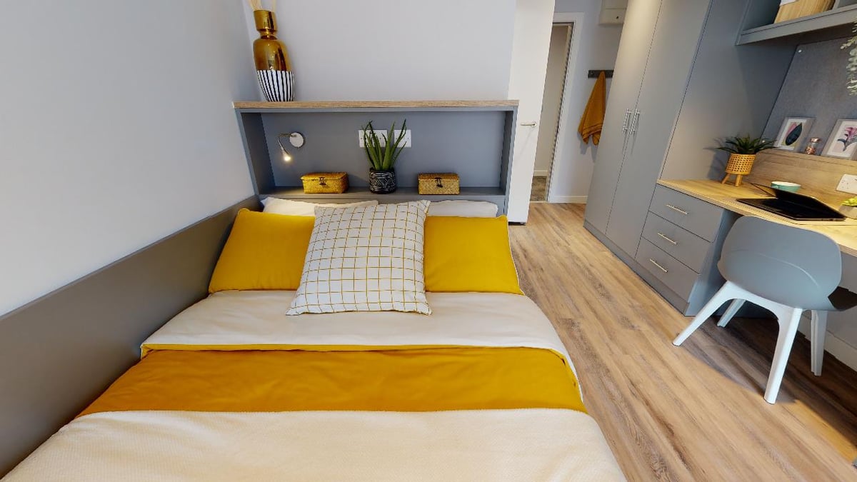 Copper Studio to let at iQ Altus House, Tower House Street, City Centre ...
