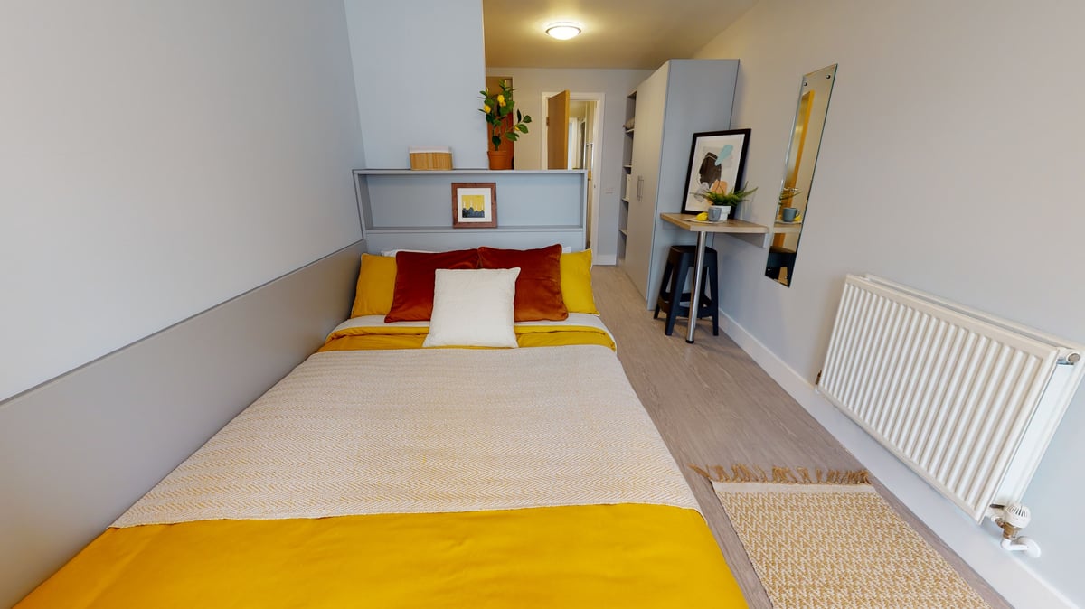 Gold Studio to let at iQ Hoxton, 67 Kingsland Road, Hoxton, London, E2 ...