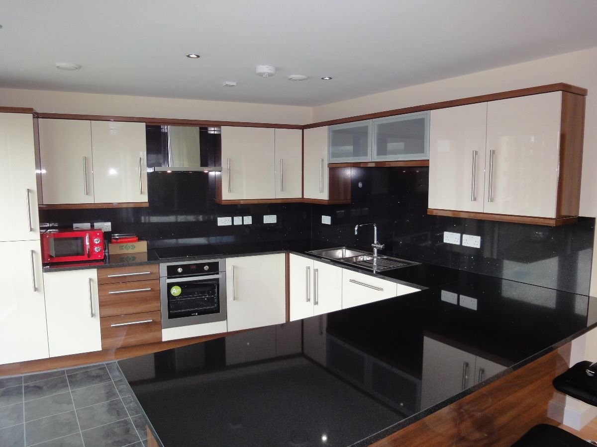 6 bed student flat to let Apt 2, 112 Ecclesall Road, Sharrow, Sheffield ...