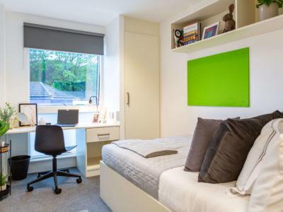 Standard Ensuite to let at Harbour Court, Anchor Road, City Centre ...