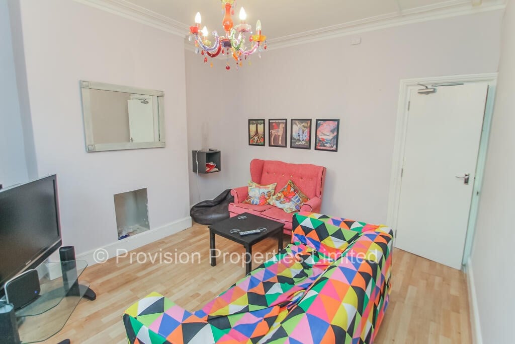 3 bed student house to let Burley Lodge Terrace, Burley, Leeds, LS6 1QD ...